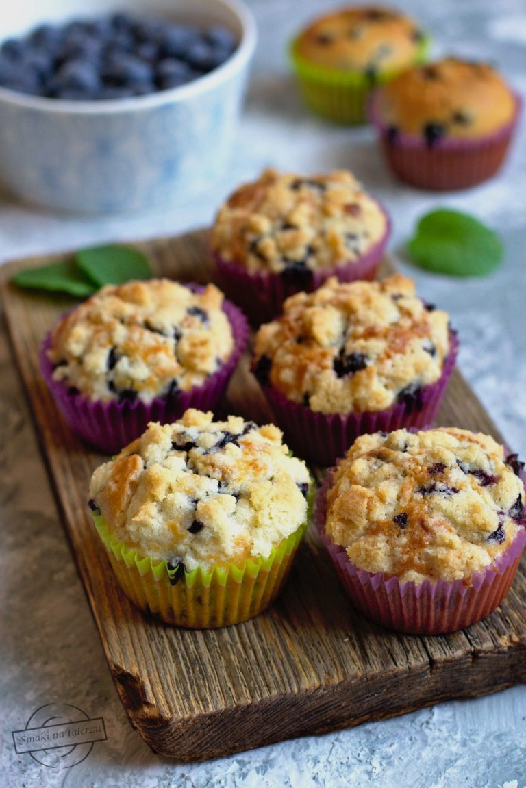 Jagodowe muffinki - Smaki na talerzu