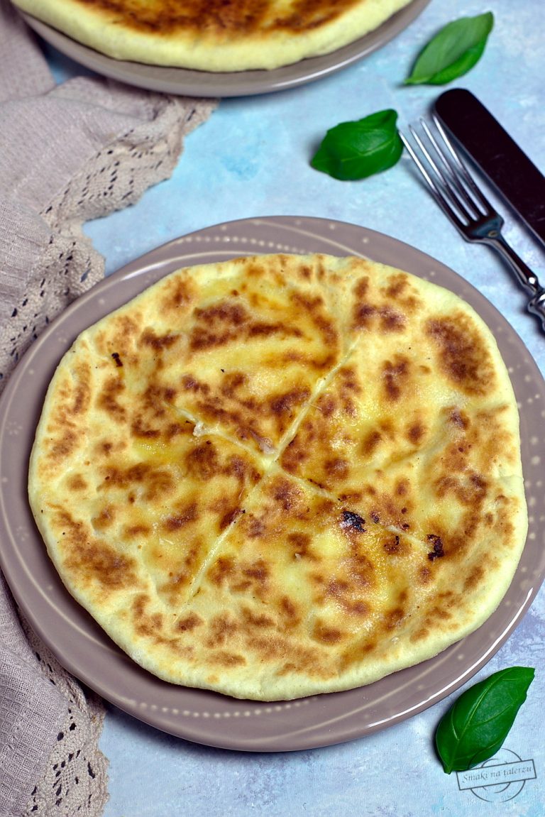 Chaczapuri - serowe chlebki - Smaki na talerzu