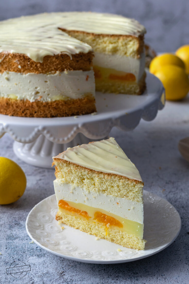 Biszkopt "Cytrynka" z cytrynową masą budyniową i śmietanową pianką ...